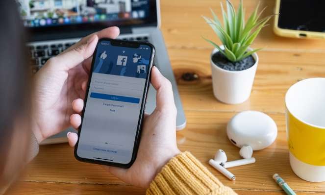 Pin Your Presence: A Quick Guide on How to Add Location to Your ...